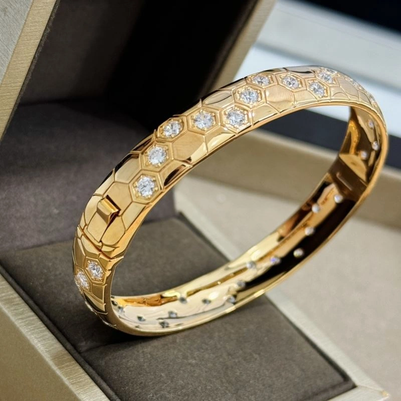Low-cost Chaumet Bracelets
