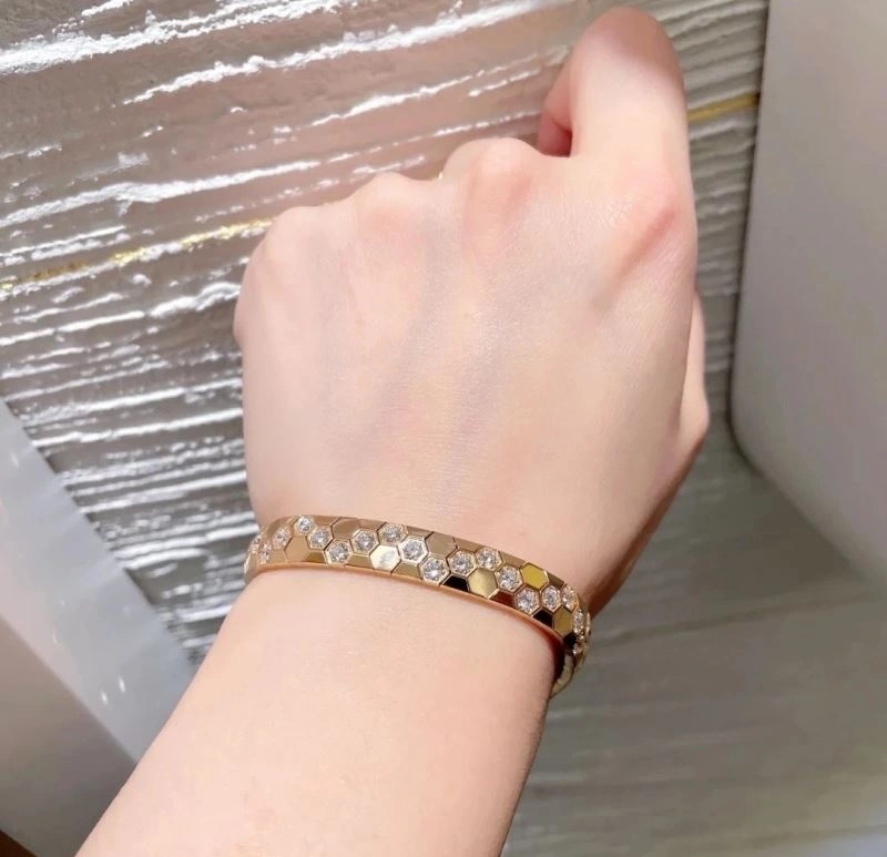 Low-cost Chaumet Bracelets