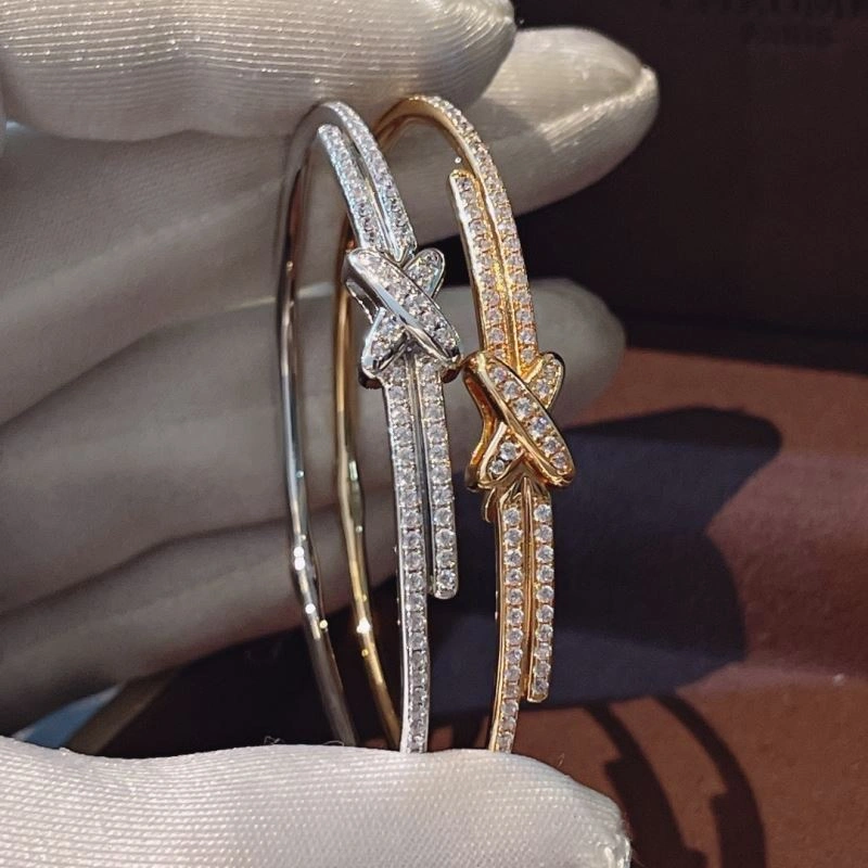 Top mirror Chaumet Bracelets