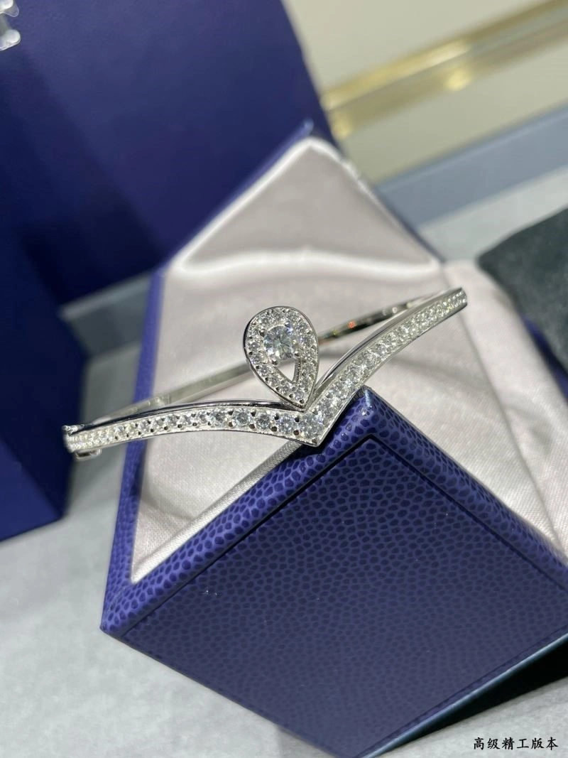 Brand-authenticated Chaumet Bracelets