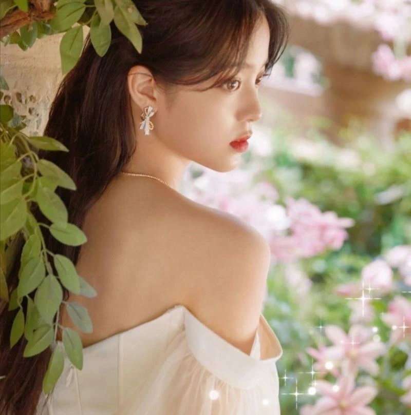 Low-cost Chaumet Earrings