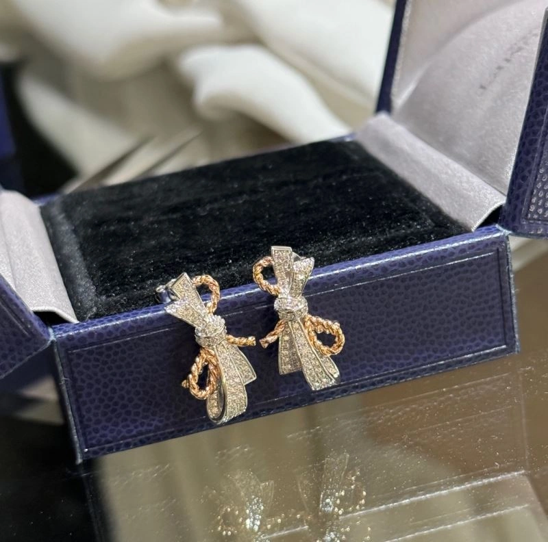 Low-cost Chaumet Earrings