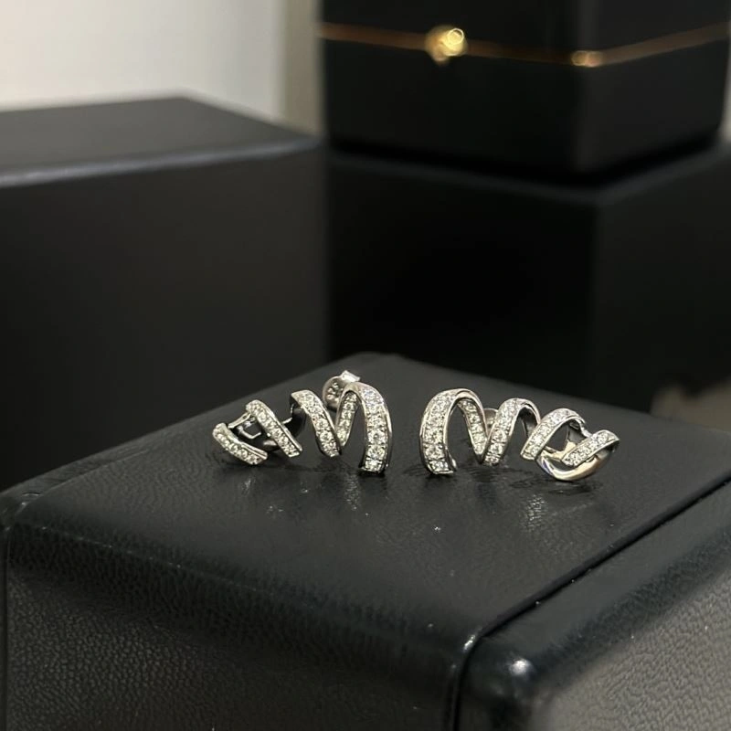 Low-cost Chaumet Earrings