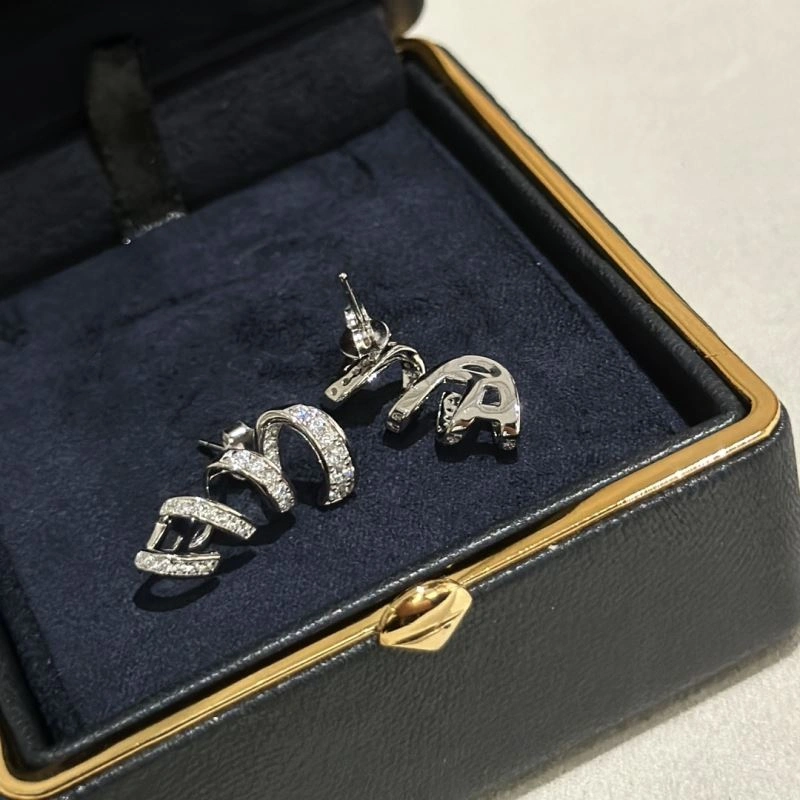 Low-cost Chaumet Earrings