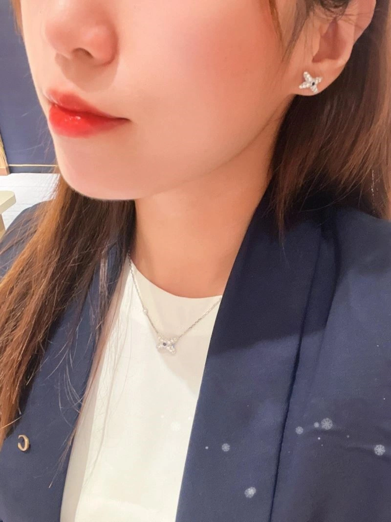 Affordable Chaumet Earrings