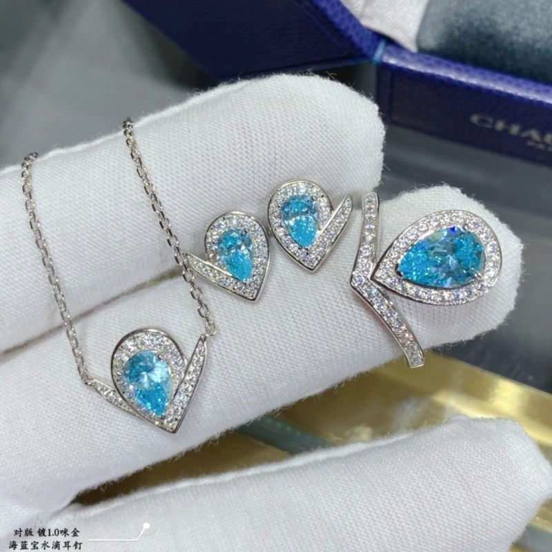 Accurate model Chaumet Earrings