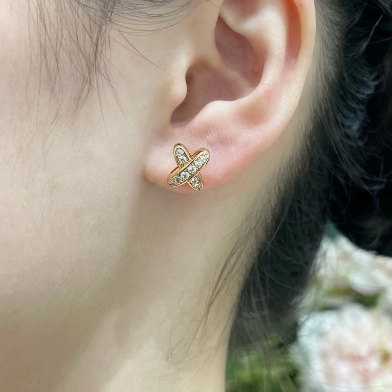 Low-cost Chaumet Earrings