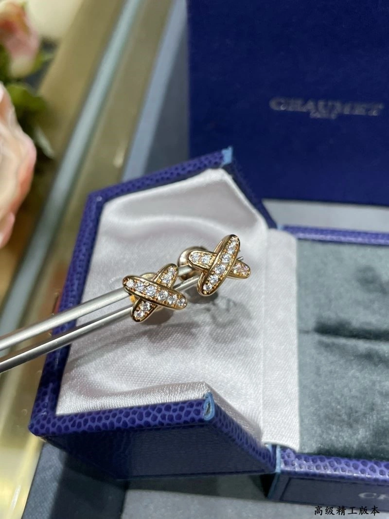 Low-cost Chaumet Earrings