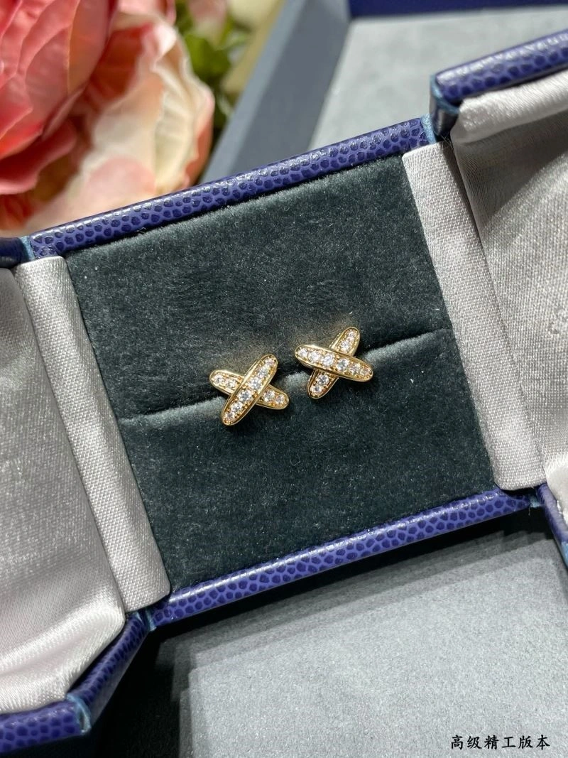 Low-cost Chaumet Earrings