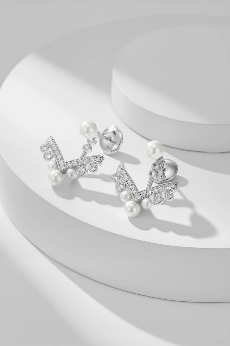 Low-cost Chaumet Earrings