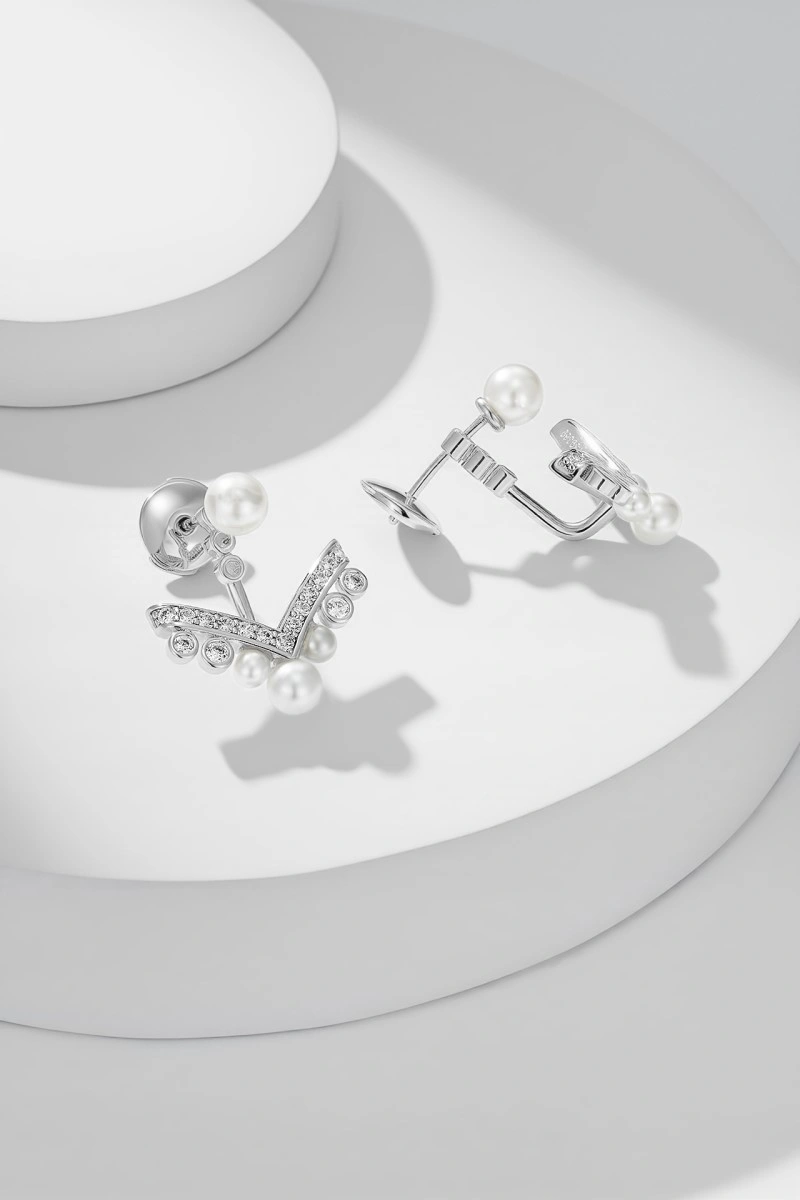 Low-cost Chaumet Earrings