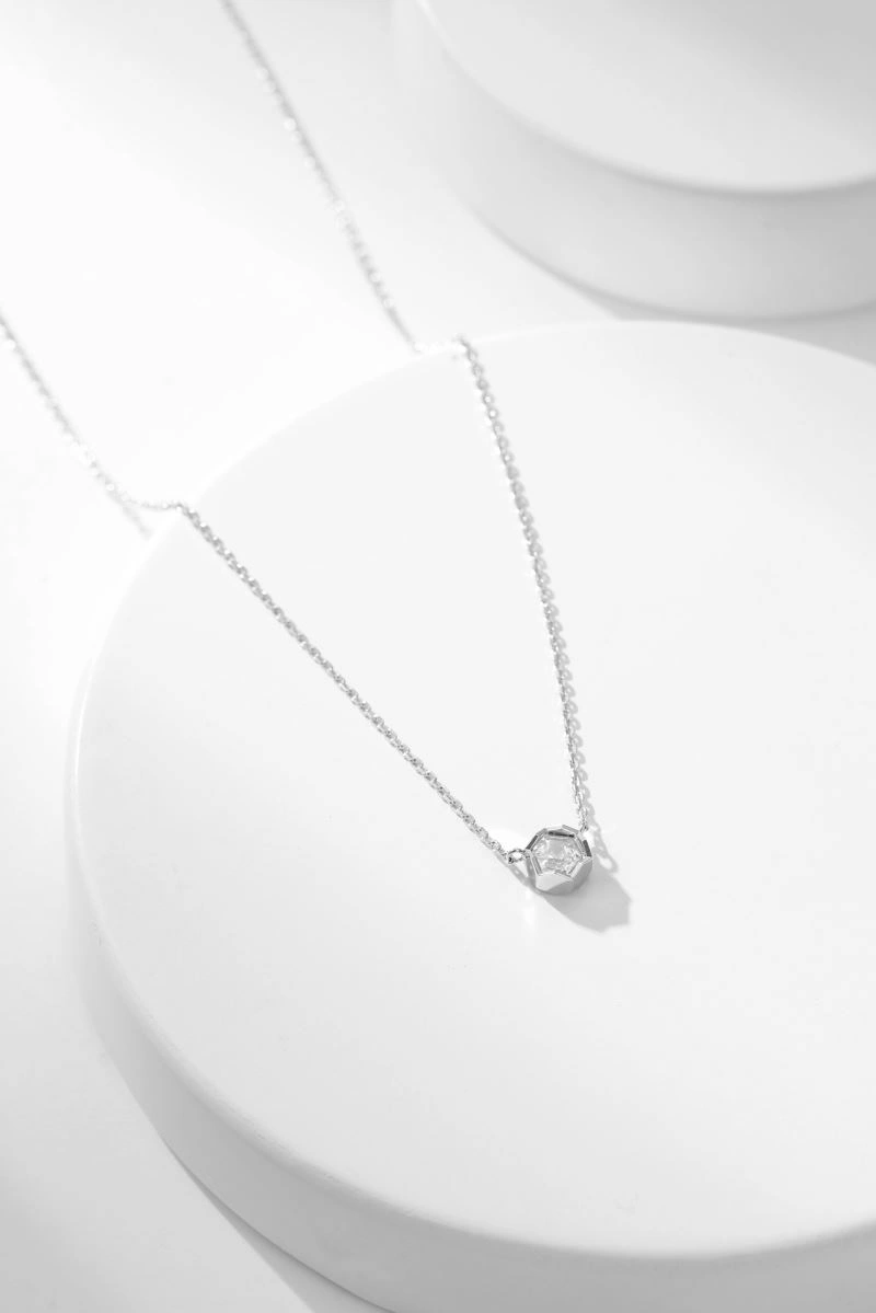 Top mirror Chaumet Necklaces