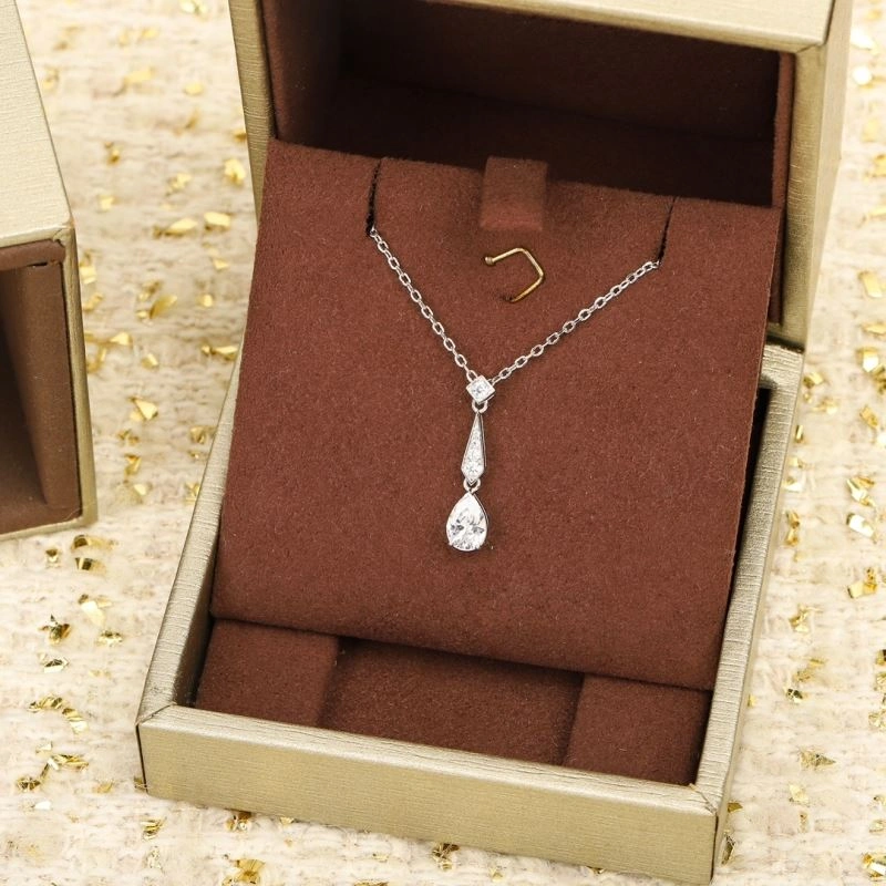 Low-cost Chaumet Necklaces