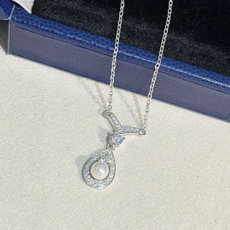 Budget-friendly Chaumet Necklaces