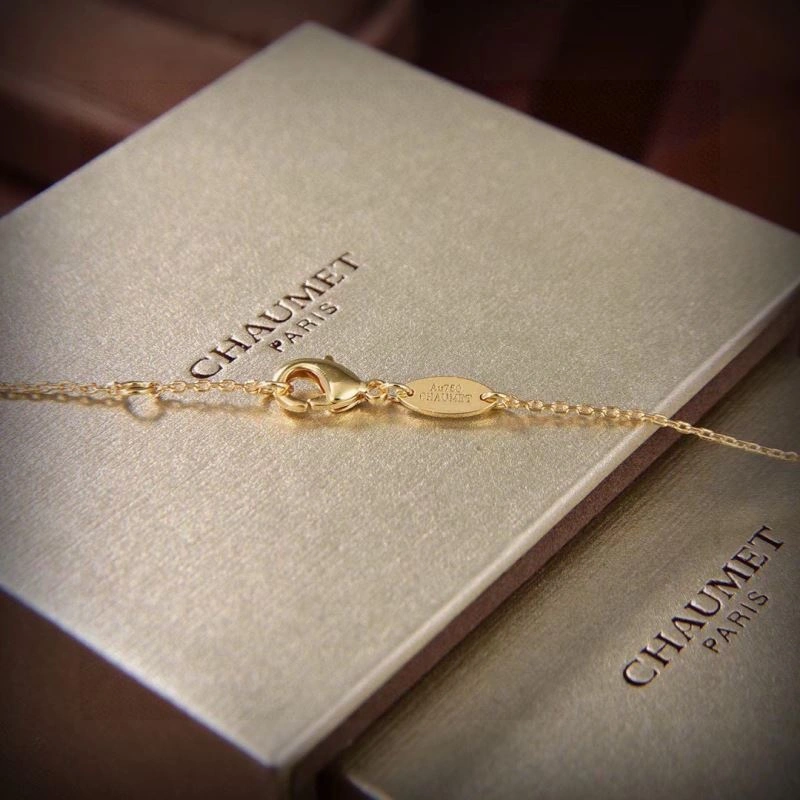 Indistinguishable Chaumet Necklaces