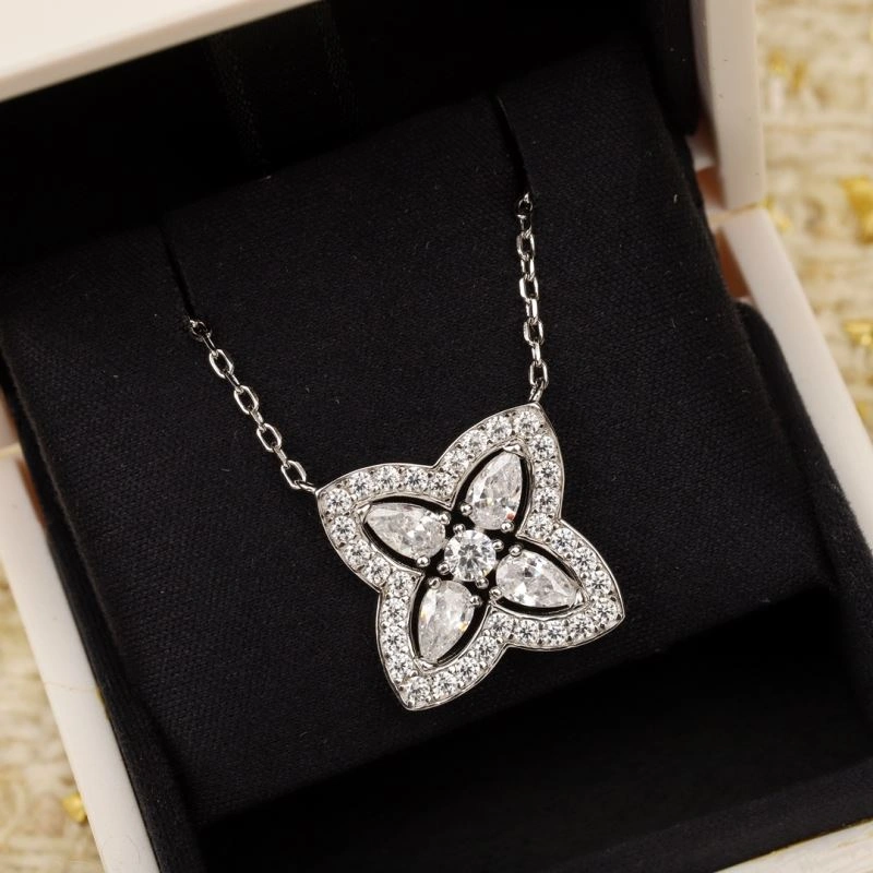 Factory-made Chaumet Necklaces