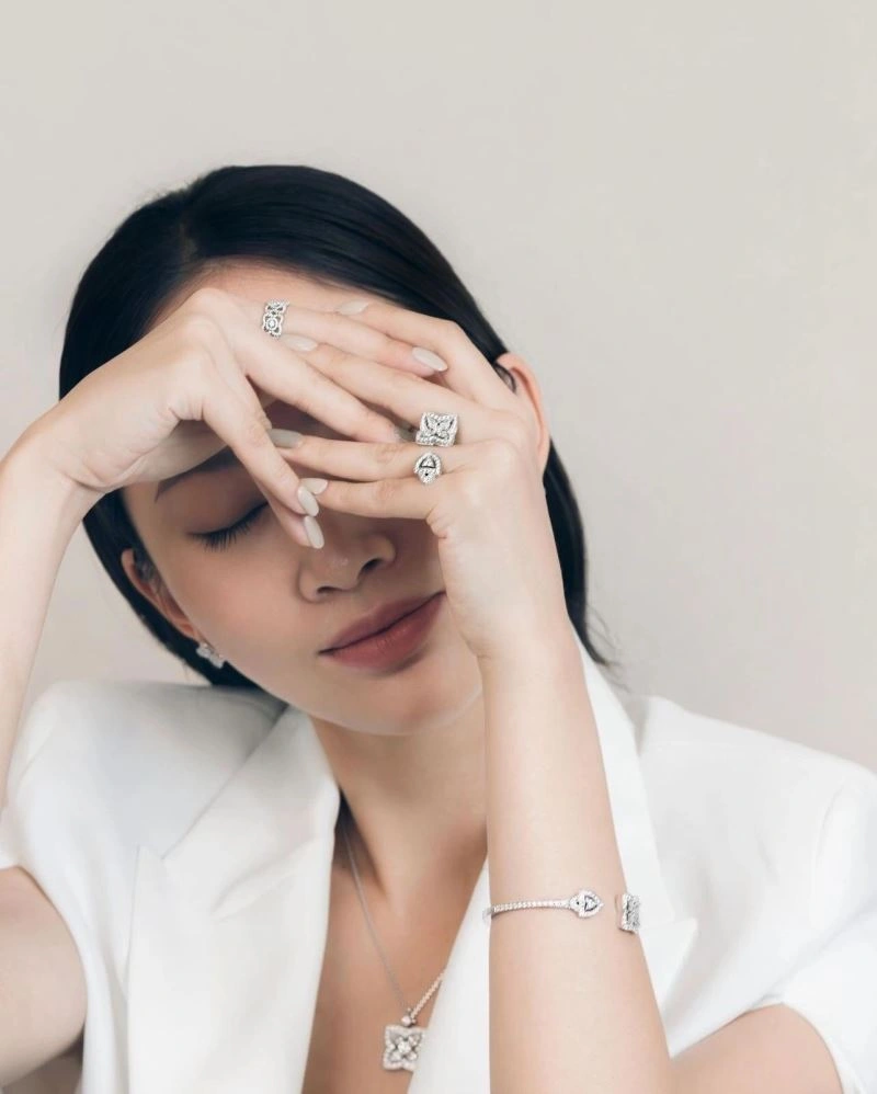 Factory-made Chaumet Necklaces