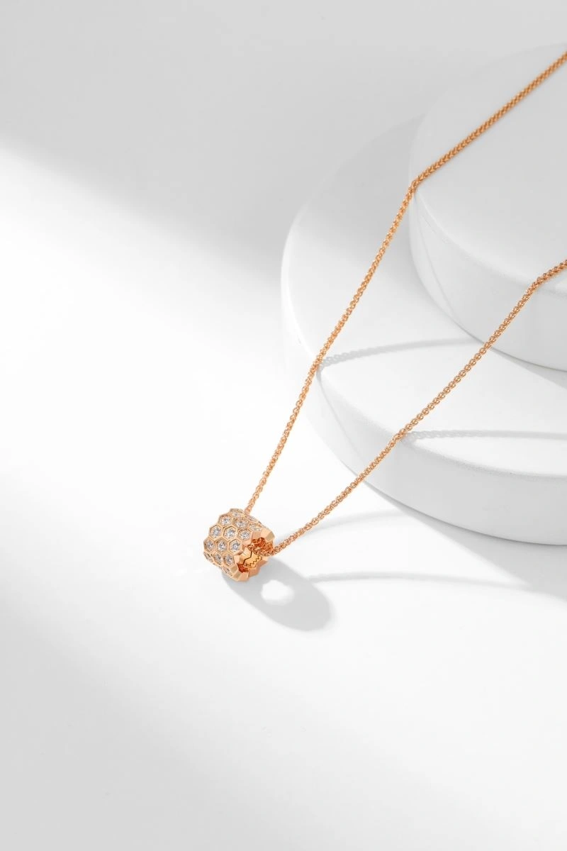 Bargain Chaumet Necklaces
