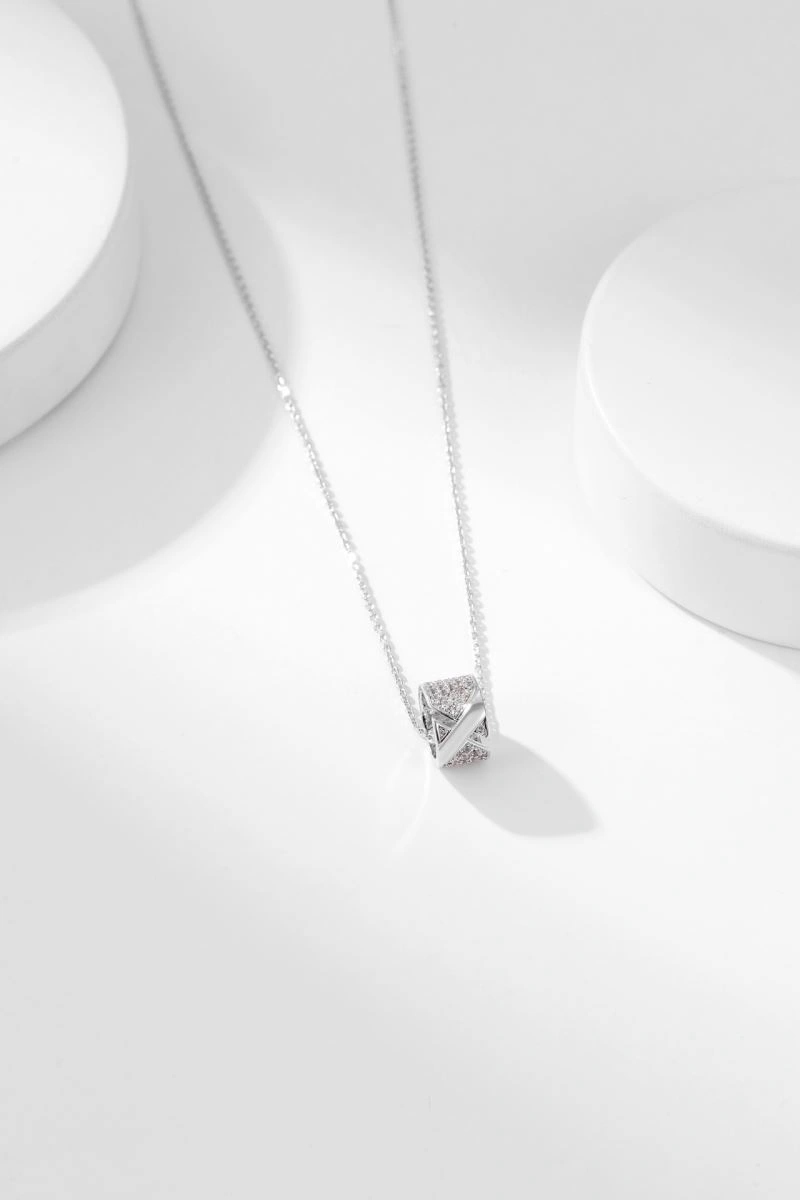 Cut-rate Chaumet Necklaces
