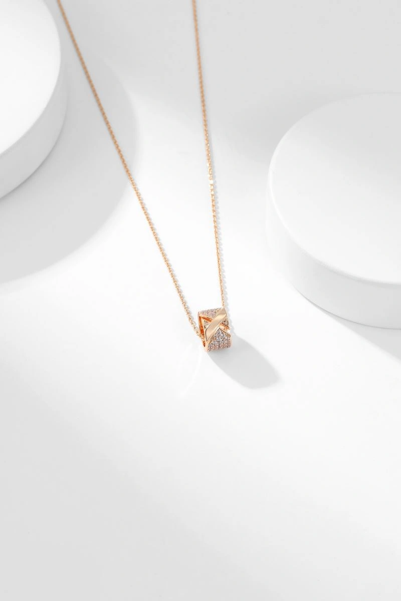 Cut-rate Chaumet Necklaces
