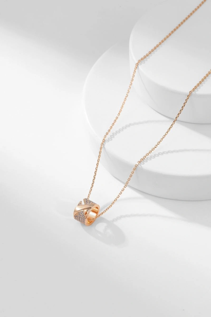 Cut-rate Chaumet Necklaces