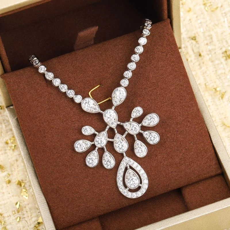Cut-rate Chaumet Necklaces