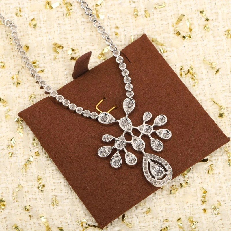 Cut-rate Chaumet Necklaces