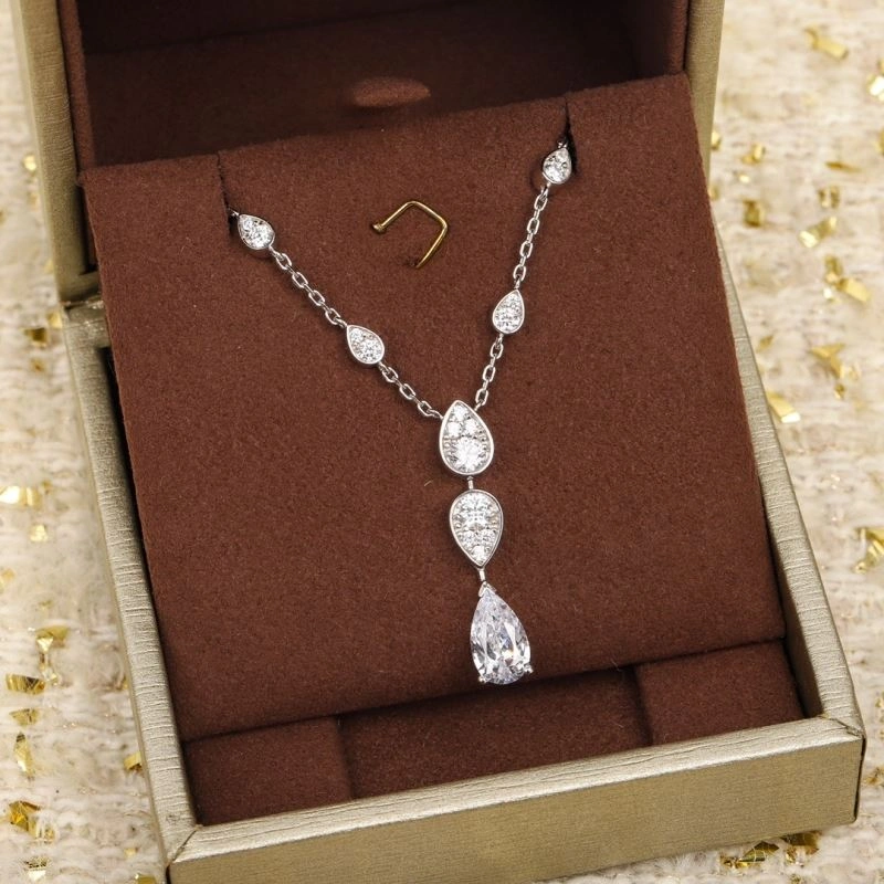Cut-rate Chaumet Necklaces