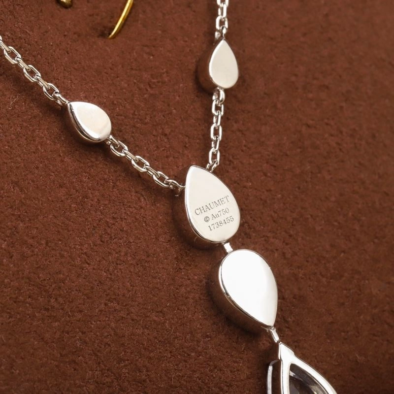 Cut-rate Chaumet Necklaces