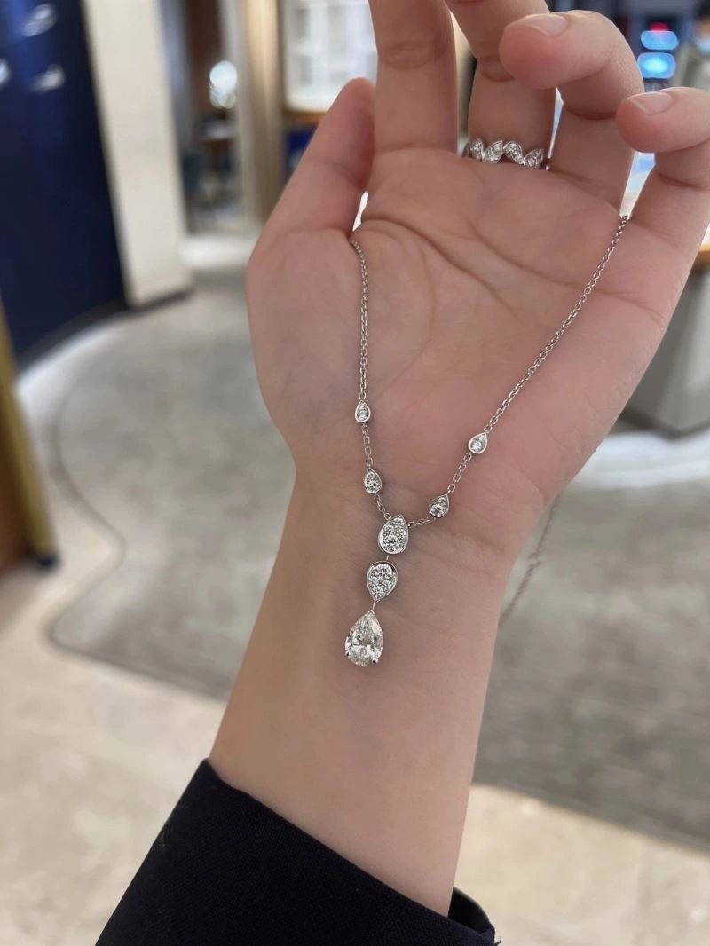 Cut-rate Chaumet Necklaces