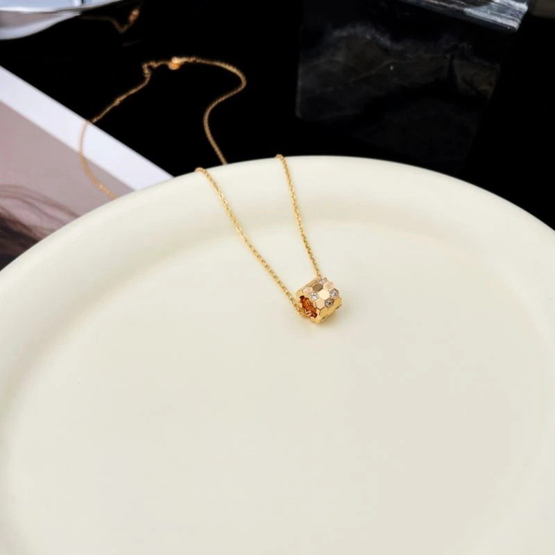 Discounted Chaumet Necklaces