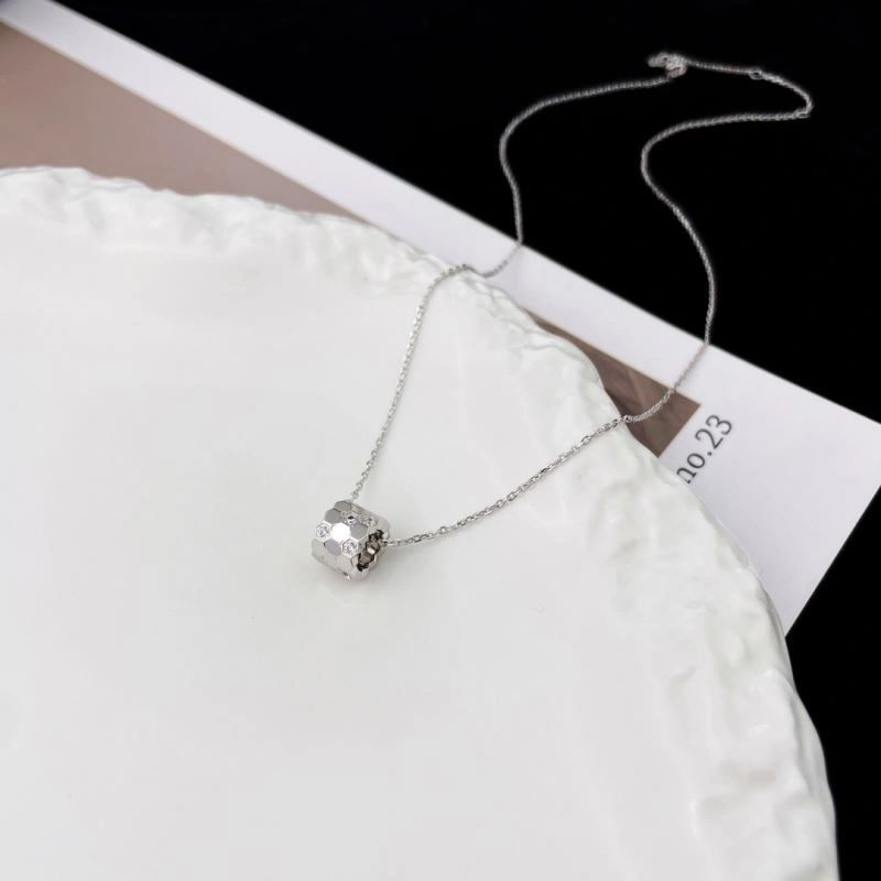 Discounted Chaumet Necklaces