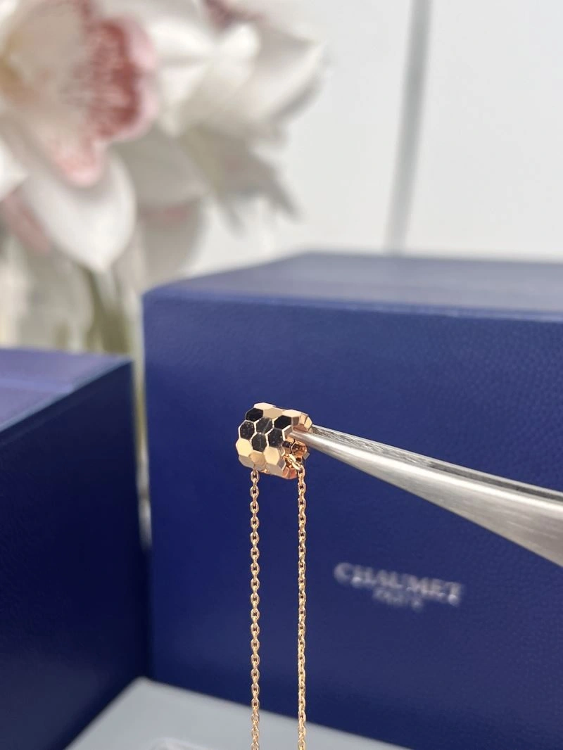 Official Chaumet Necklaces