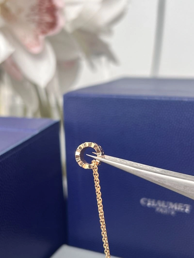 Official Chaumet Necklaces