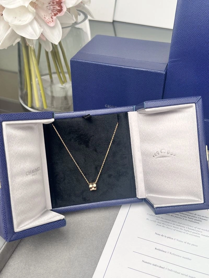 Official Chaumet Necklaces