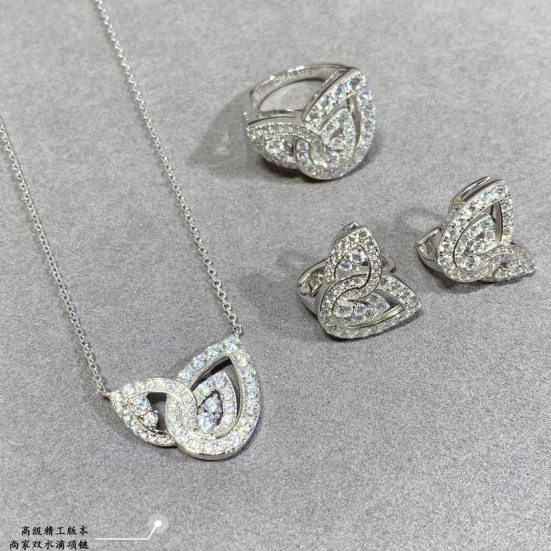 Affordable Chaumet Necklaces