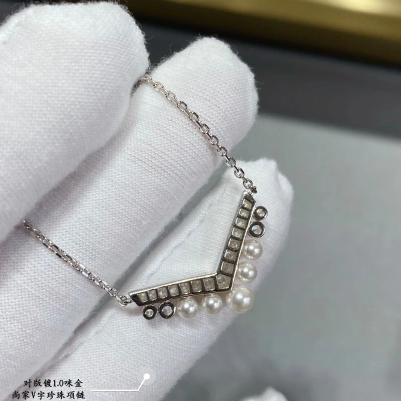 Exact replica Chaumet Necklaces