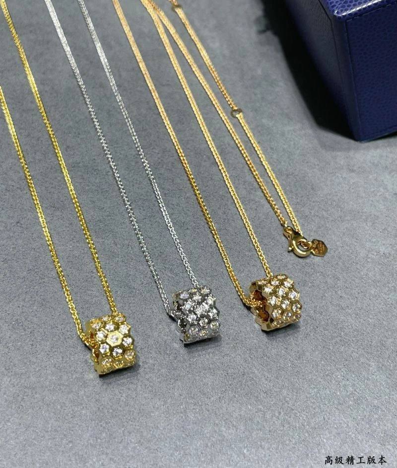 High accuracy Chaumet Necklaces