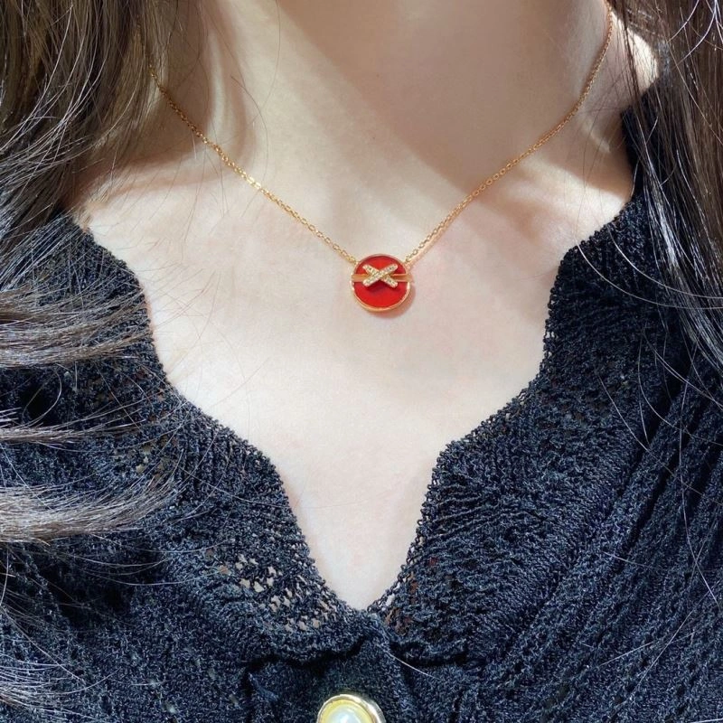 Official Chaumet Necklaces