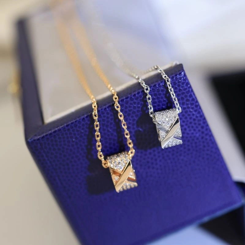 Official Chaumet Necklaces