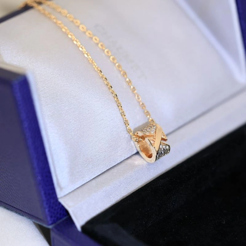 Official Chaumet Necklaces