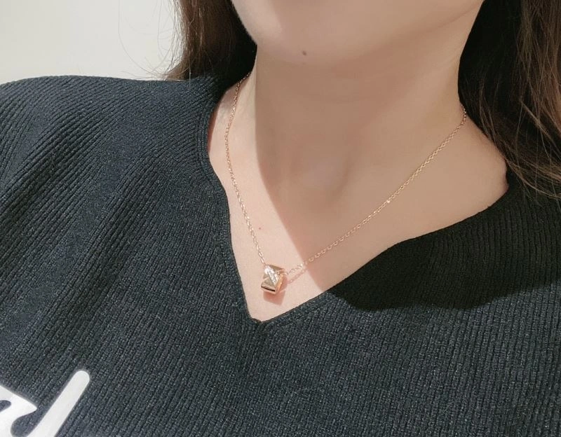 Brand-authenticated Chaumet Necklaces