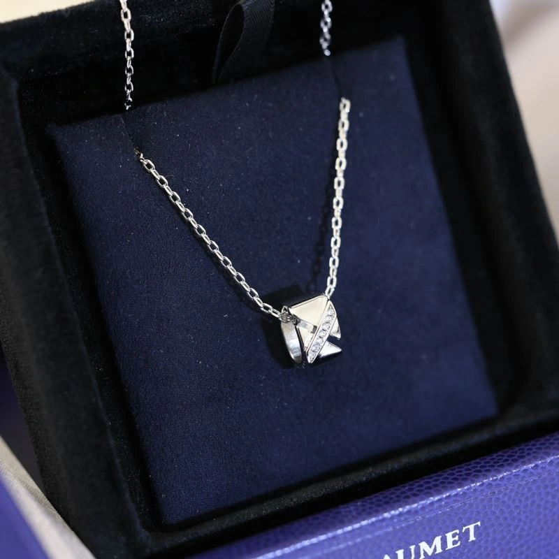 Brand-authenticated Chaumet Necklaces