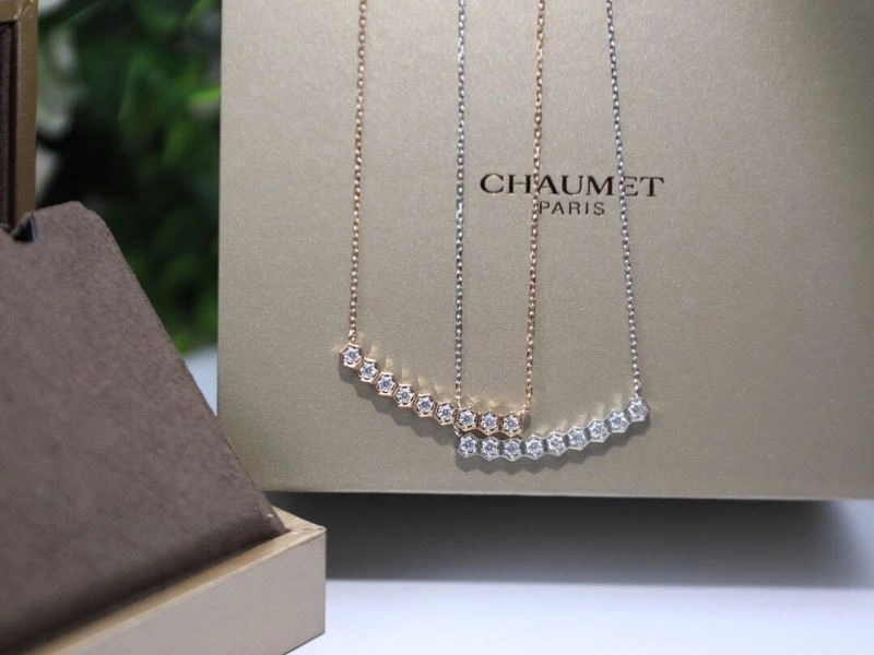 Low-cost Chaumet Necklaces