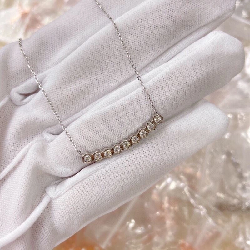 Low-cost Chaumet Necklaces