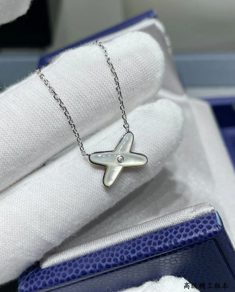 Cut-rate Chaumet Necklaces