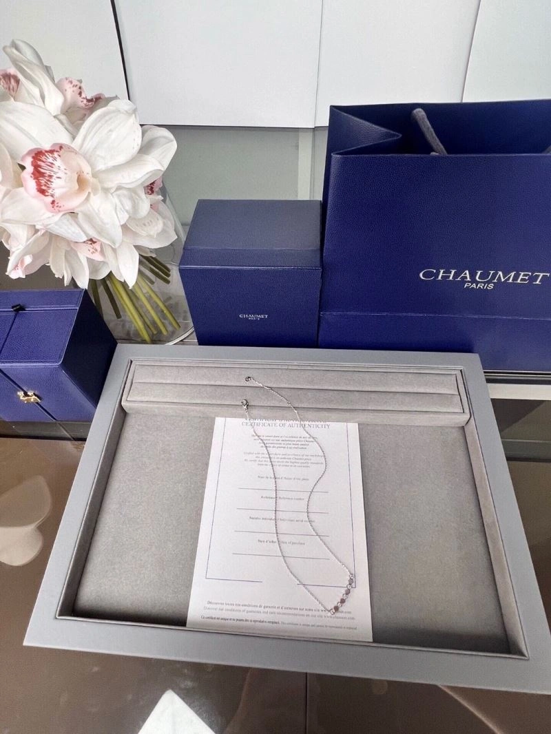 Accurate model Chaumet Necklaces