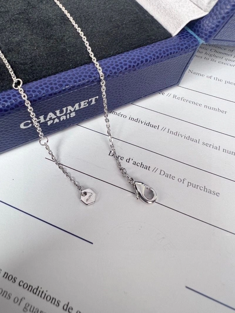 Accurate model Chaumet Necklaces