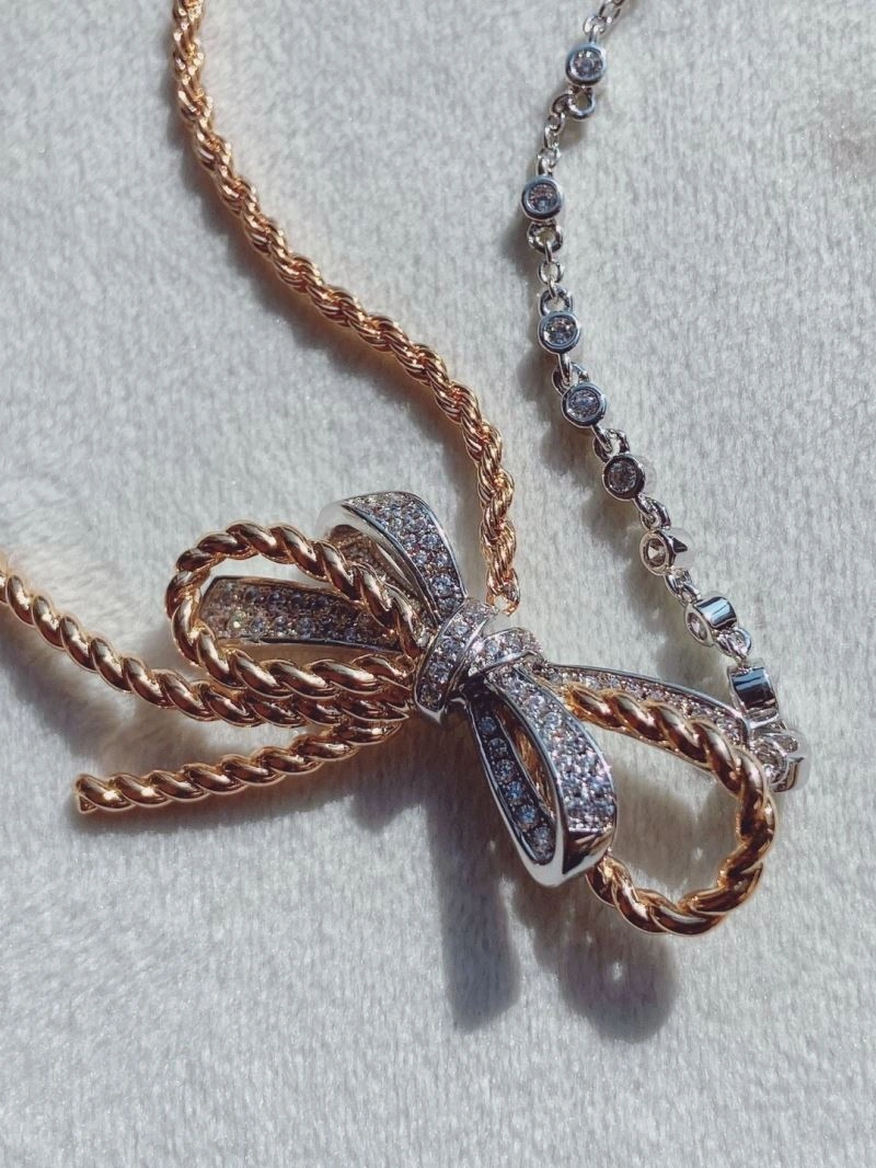 Low-cost Chaumet Necklaces