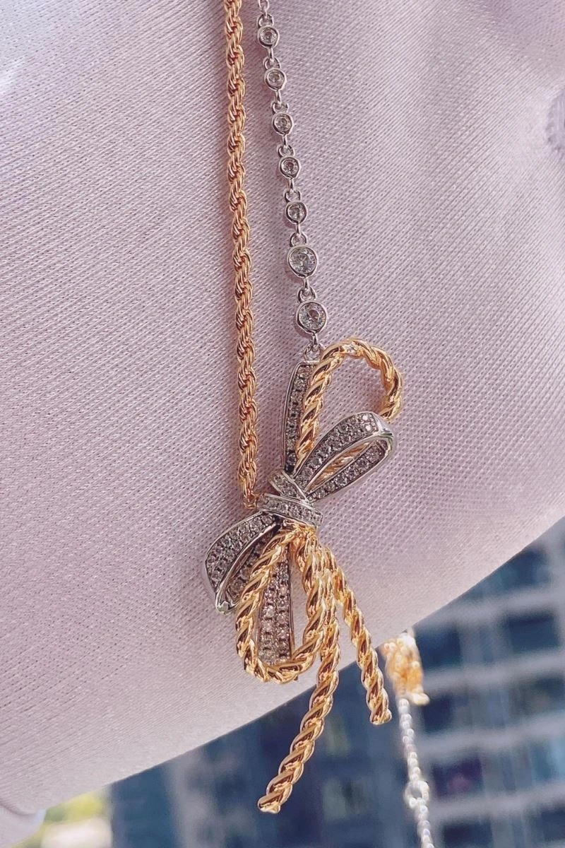 Low-cost Chaumet Necklaces